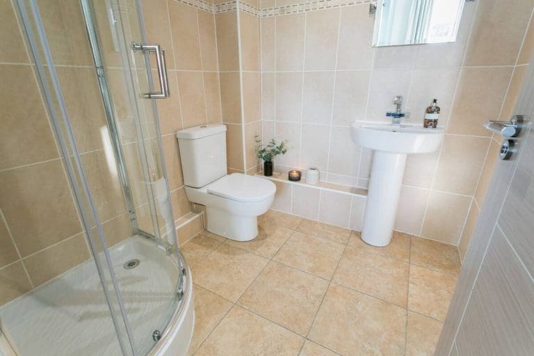 Garreg Hen – spacious luxury for 8 – Anglesey Golf Club – Rhosneigr