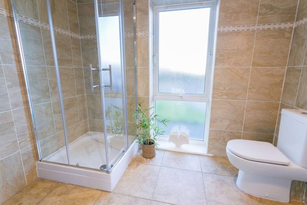 Garreg Hen – spacious luxury for 8 – Anglesey Golf Club – Rhosneigr